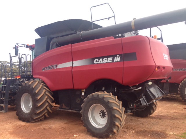 RedMac Ag Services » Case IH 8010 + 2152 45FT Front